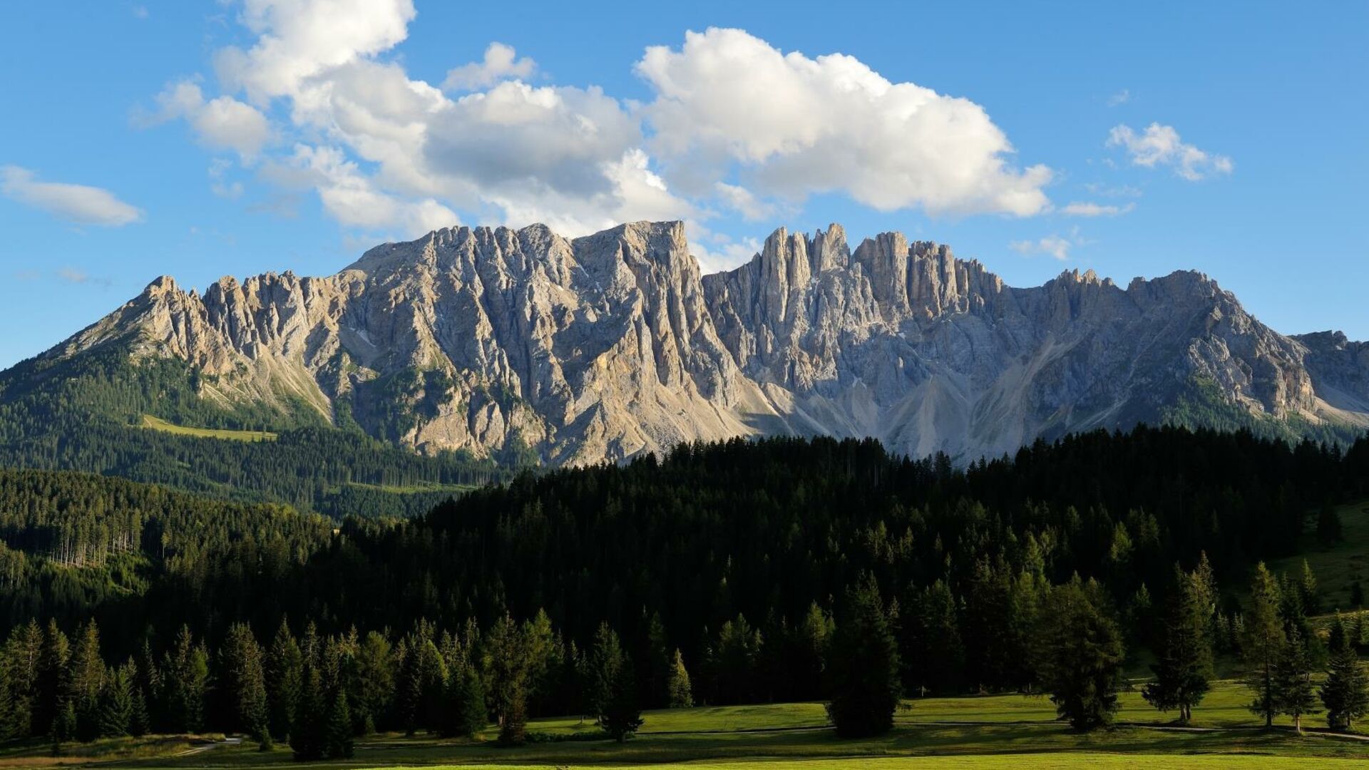 Rundwanderung vom Karerpass ins Felslabyrinth des Latemar • Südtirol